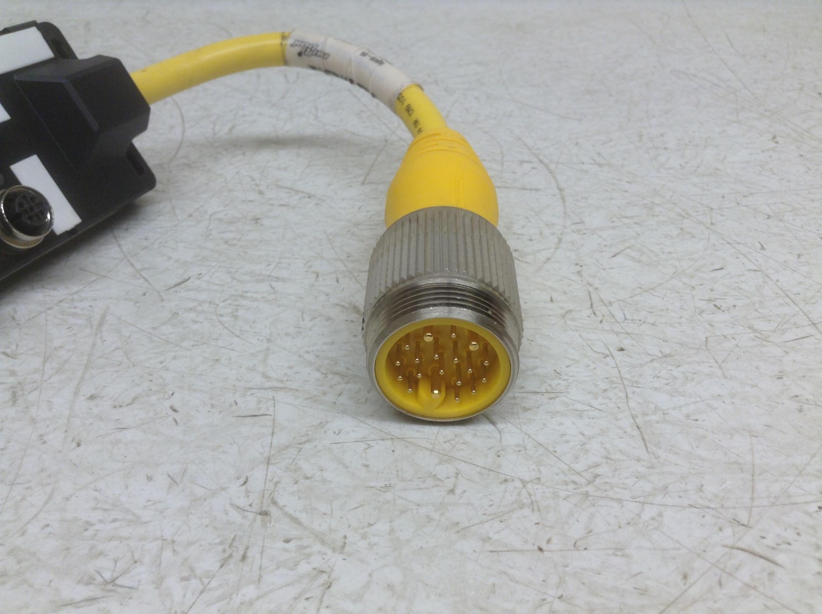 Turck 8MB12Z-5P3-0.2-RSM 190 bus stop Devicenet I/O Block 8MB12Z-5P3-0. ...