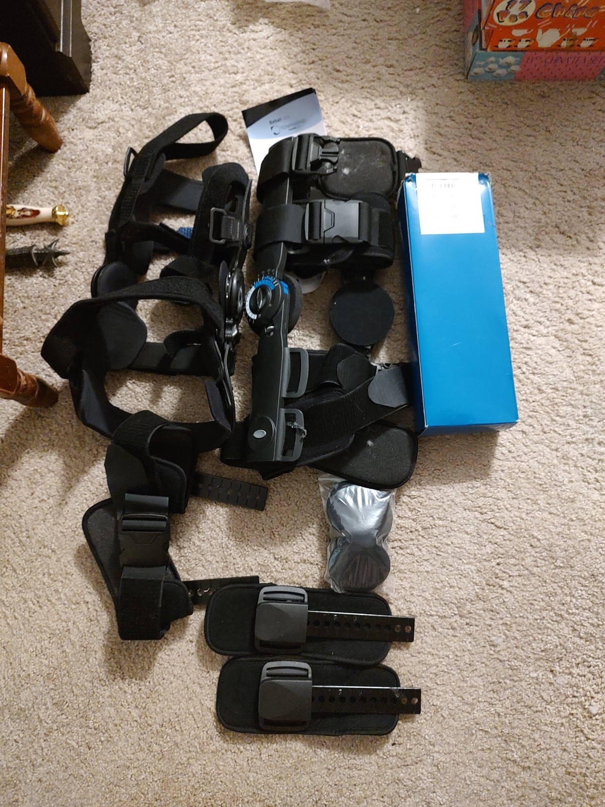 Townsend Thuasne Rebel Reliever Knee Braces 3 In A Set With Accessories ...