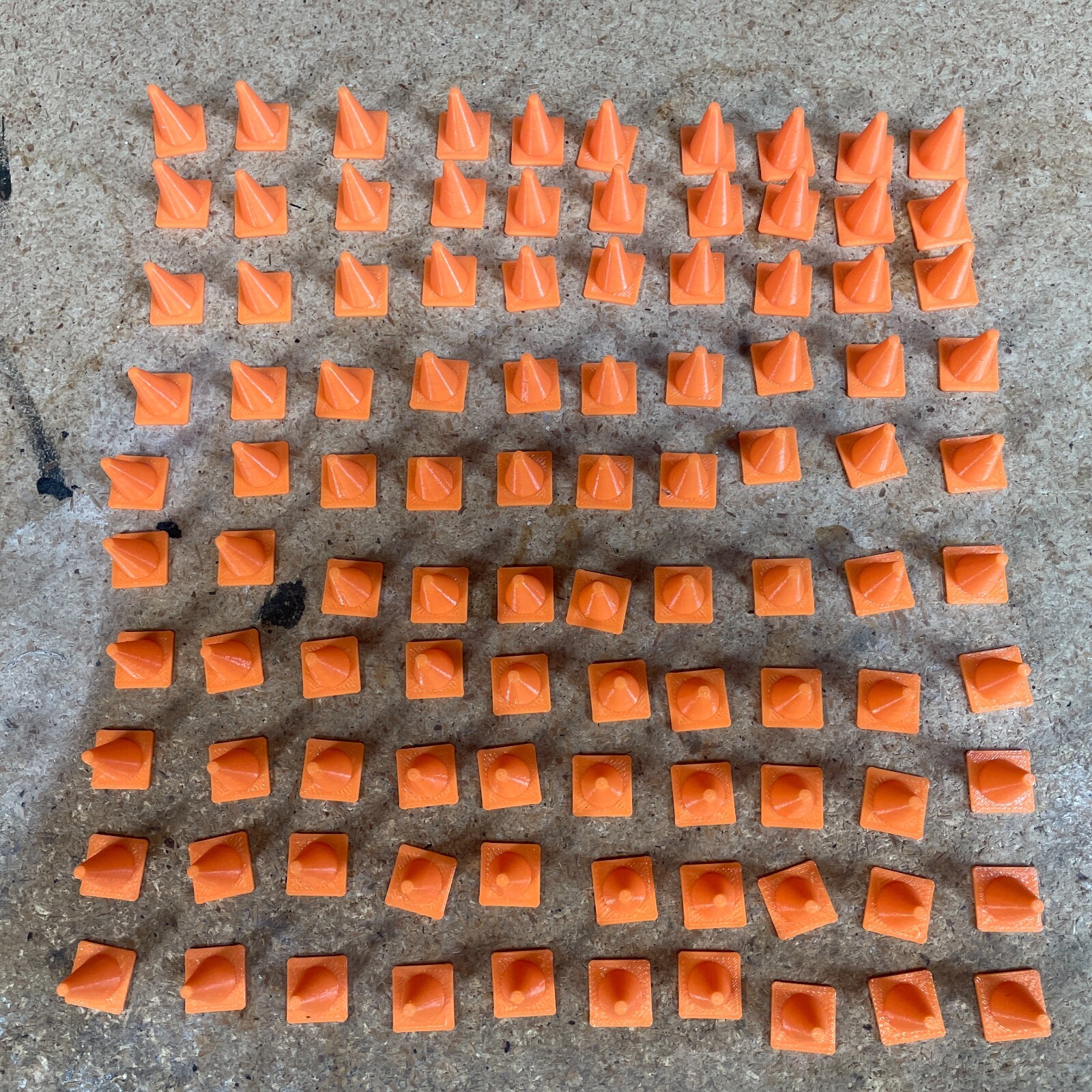100 pcs 1/24 1/25 Scale Traffic Cones for RC/Model Car/Truck/Race Track ...