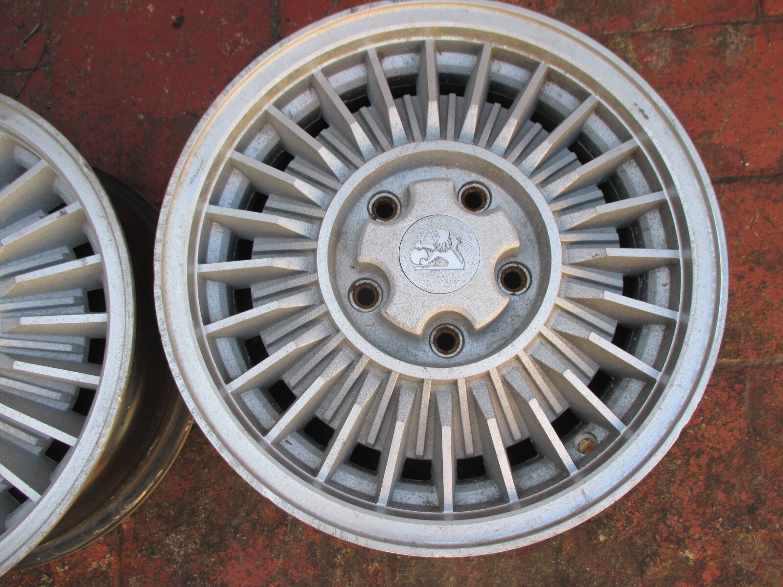 Holden Commodore VB VC VH Rims X2 Alloy 15" SLE | eBay Australia