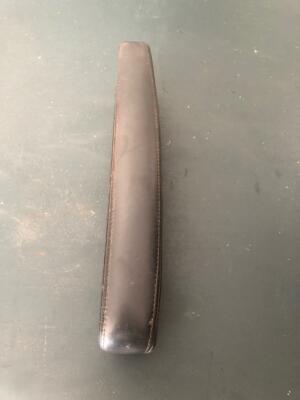 Land Rover LR3 OEM Front Right Arm Rest Passengers Black 05 06 07 08 09 ...