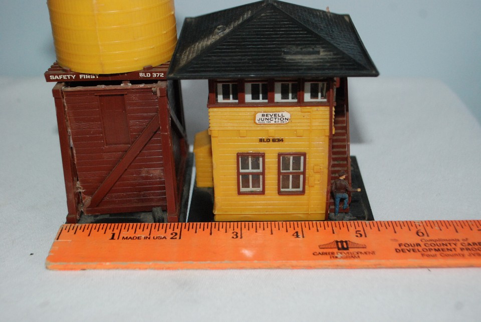 Revell Ho Scale Model Train Revell Junction and Water Tower | eBay