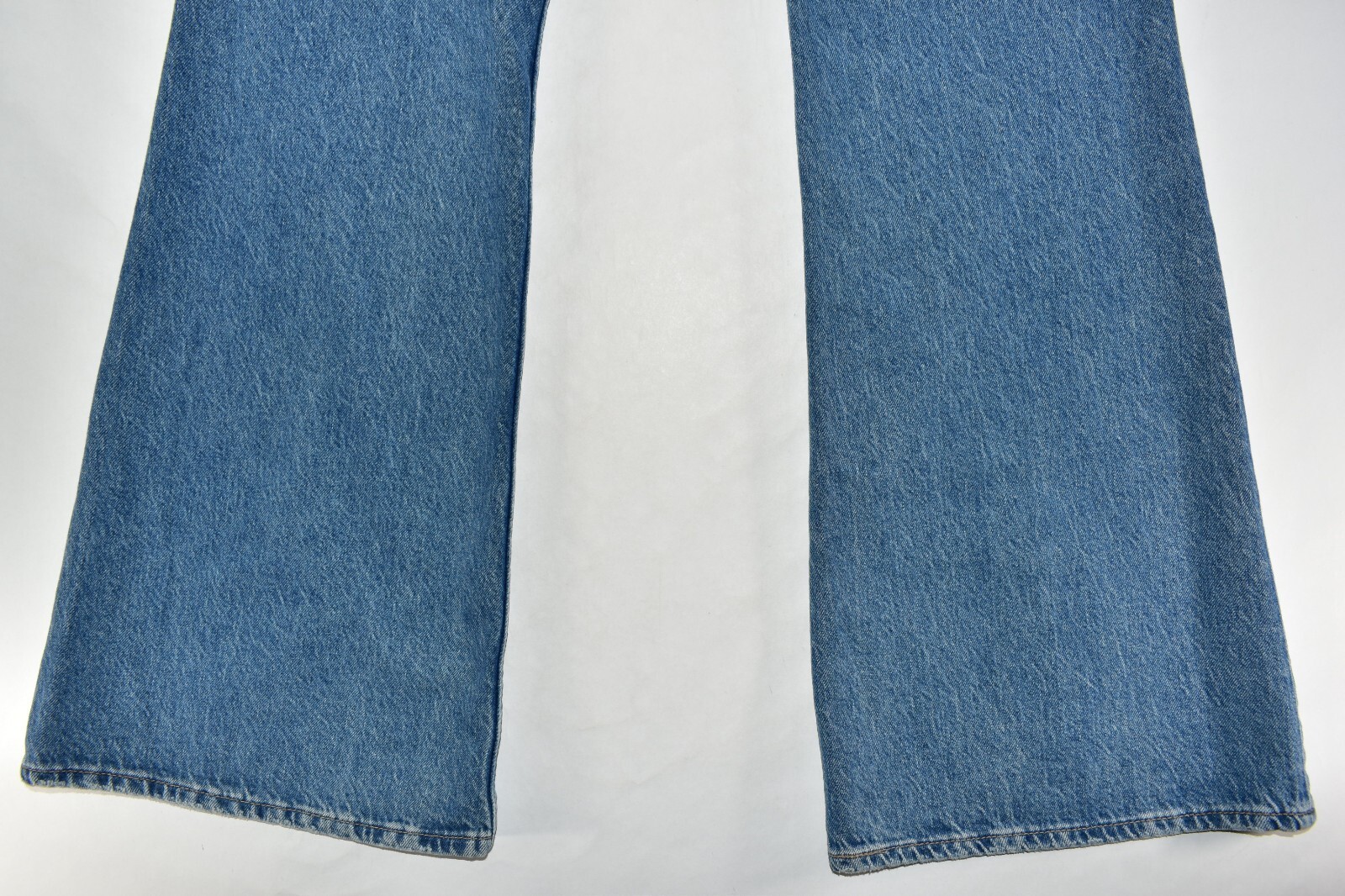 Levi's Premium 70s High Flare High Rise Flared Jeans … - Gem