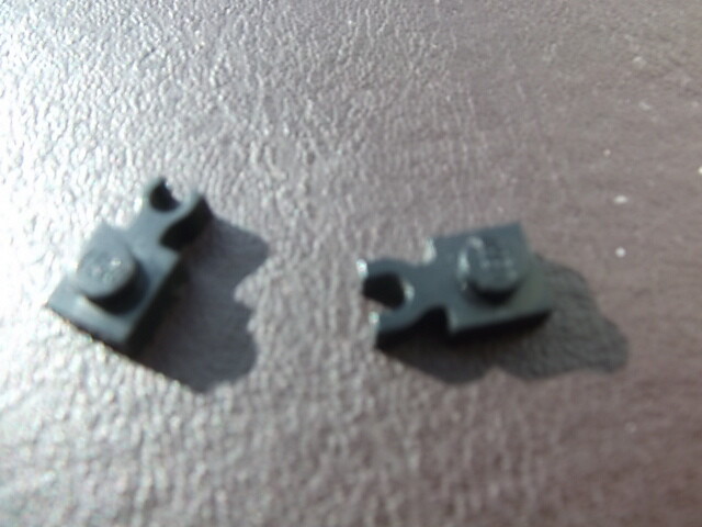 Lego 4085c Plate 1x1 with thick vertical U clip (x2) choose colour/s ...