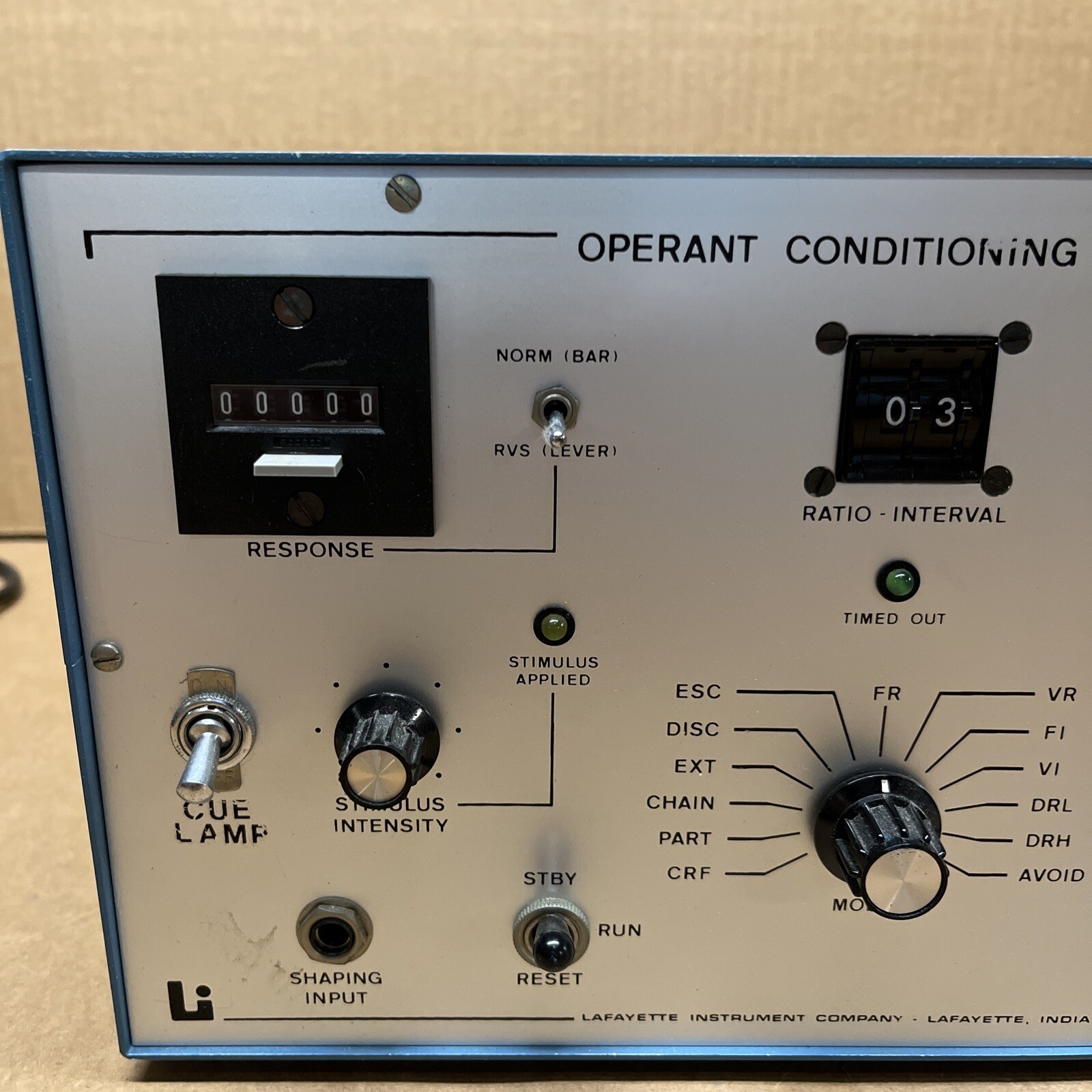 Lafayette Instrument Model 81335 Operant Conditioning Console with ...