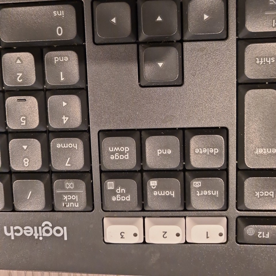 Logitech K850 keyboard, Bluetooth receiver, switch devices with Nano ...