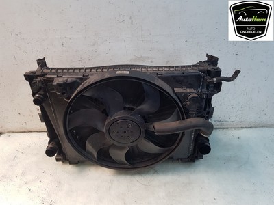 RADIATORE COMPLETO RADIATOR COMPLETE Mercedes-Benz C (W205) 2015 ...