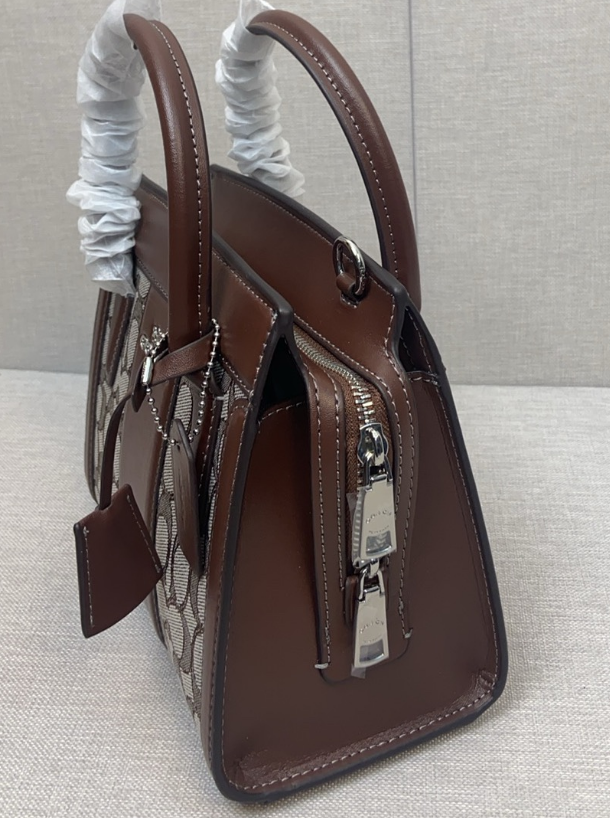 COACH Andrea Carryall Signature Jacquard Shoulder Bag Oak Maple CT766 ...