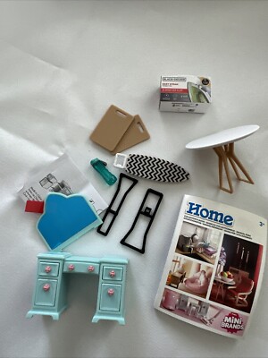 Zuru Mini Brands Home Lot - Iron And ironing Board, Make Up Vanity, Etc ...