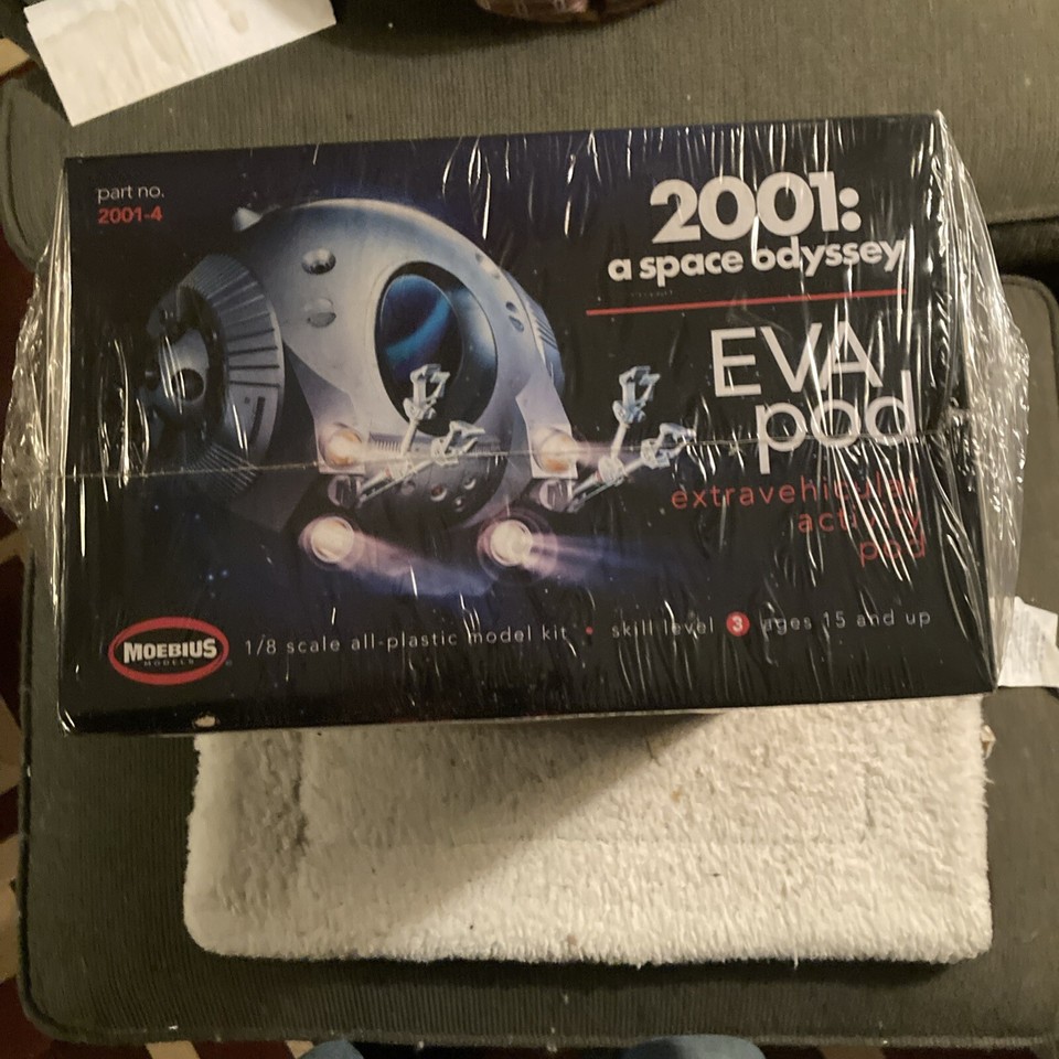 2001 Space Odyssey EVA SPACE POD 1/8 Model Kit MIB Shrink Wrap Moebius ...