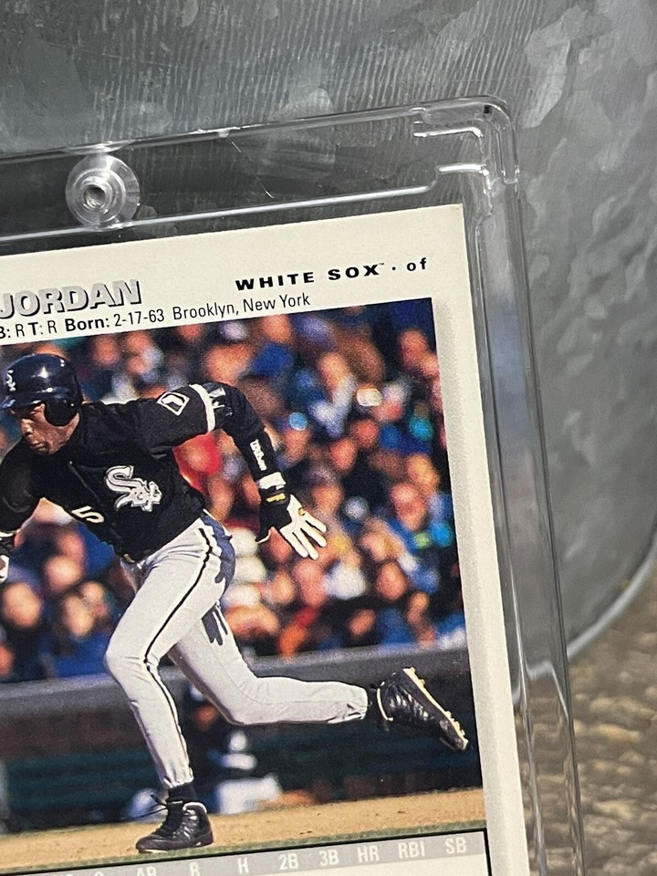 Michael Jordan BASEBALL ROOKIE CARD - AUTHENTIC / ORIGINAL - Upper Deck ...