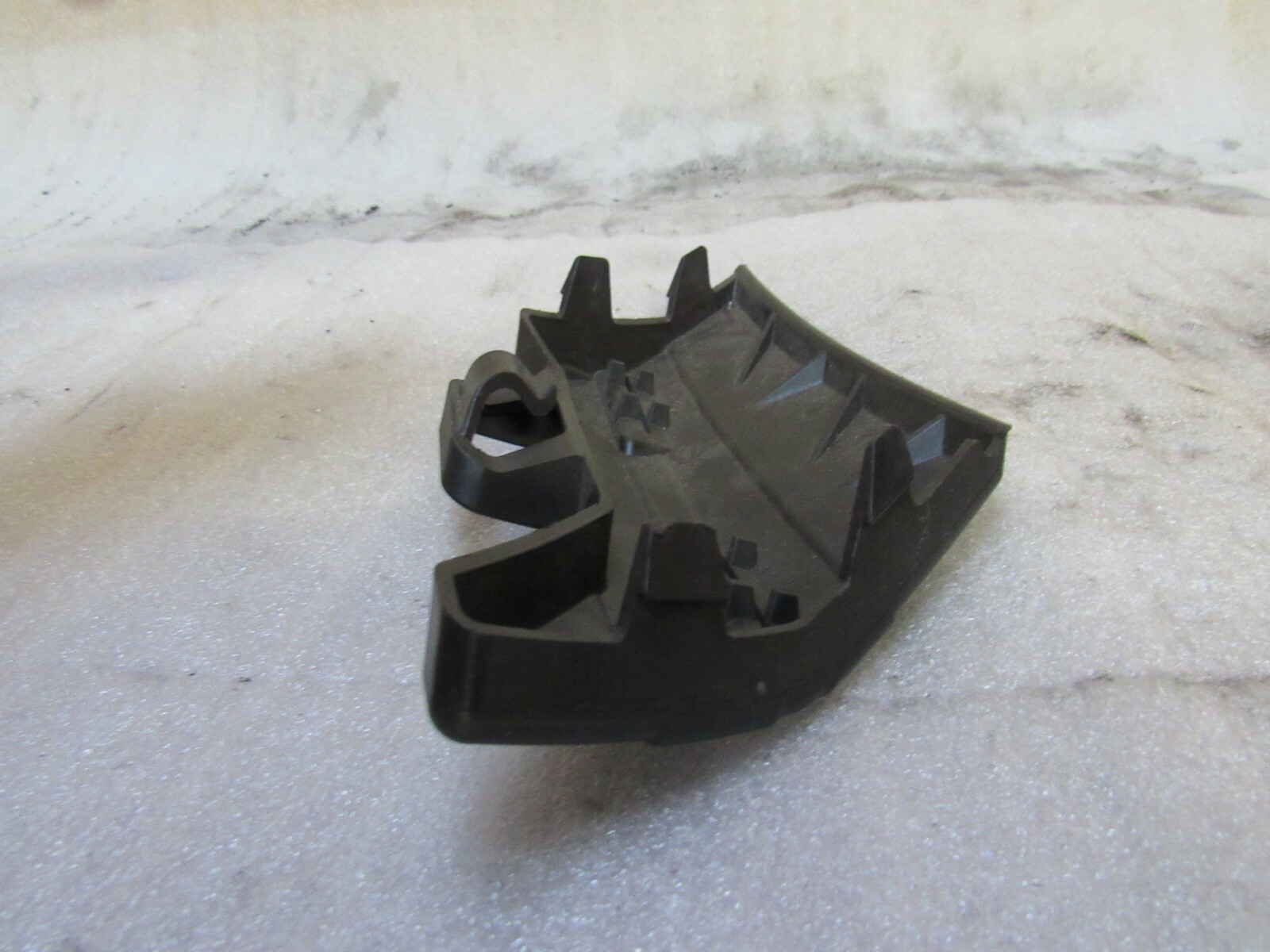 MERCEDES W222 S-Class Original Front Left Bumper Bracket 2228850765 OEM ...