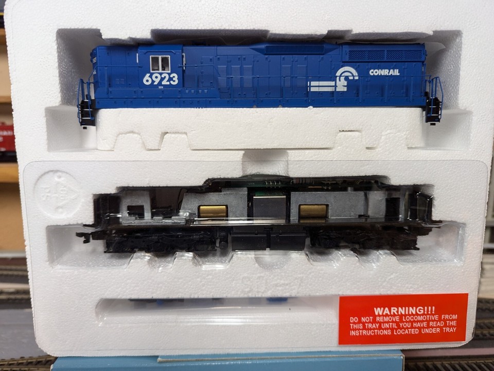 JK: Life Like Proto 2000 EMD SD9: CR Conrail #6923 - Item #21238 | eBay