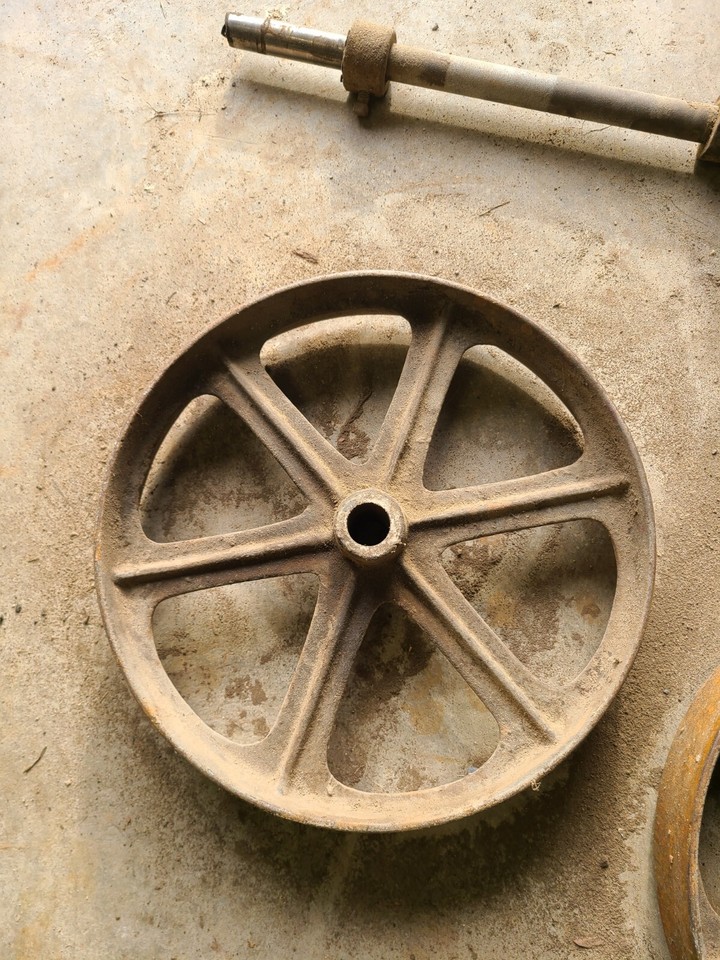 ANTIQUE CAST IRON FACTORY CART WHEELS & Axle RAILROAD Hit & Miss Cart ...