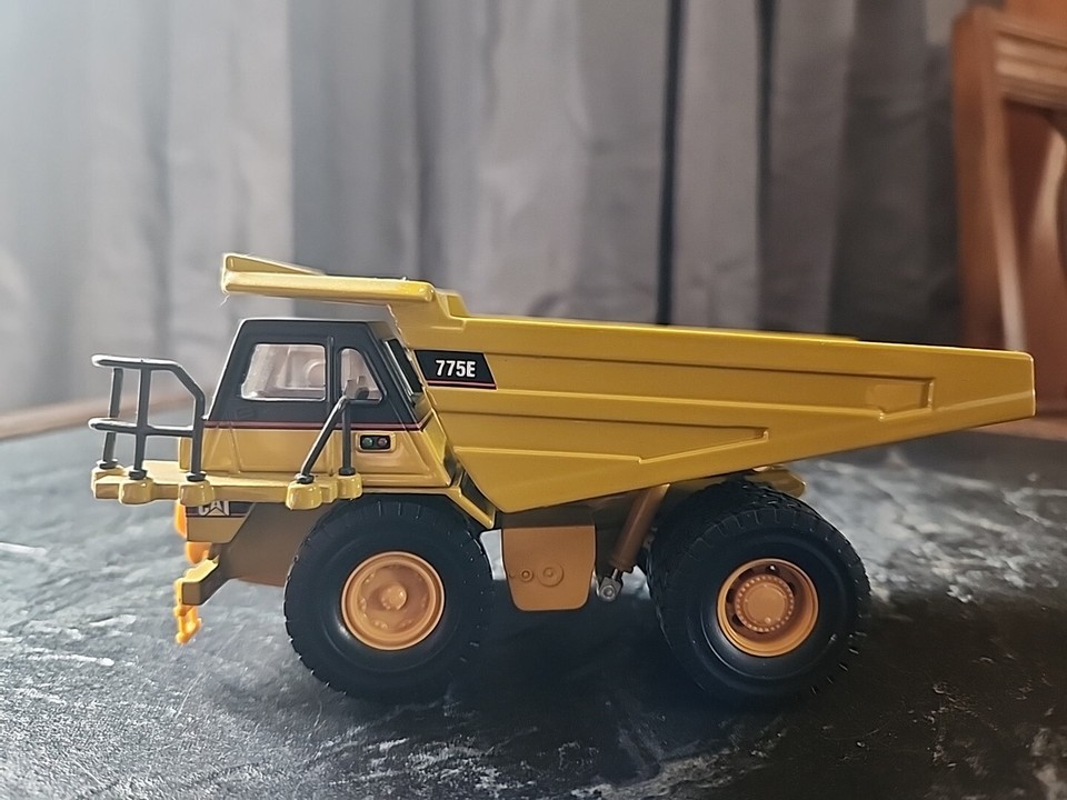 Norscot CAT Caterpillar 775E Off-highway Haul Truck 1:64 Mining Quarry ...