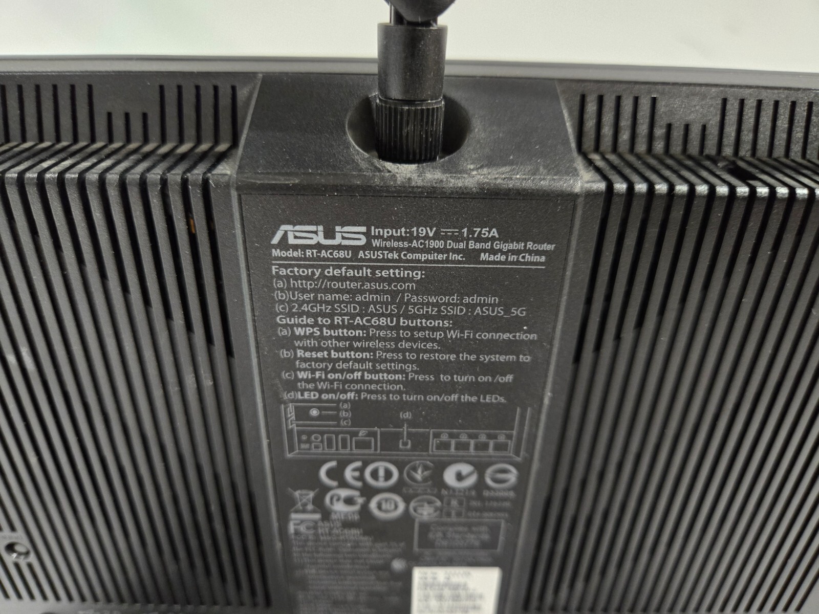 ASUS AC1900 WiFi Gaming Router (RT-AC68U) - Dual Band Gigabit Wireless ...