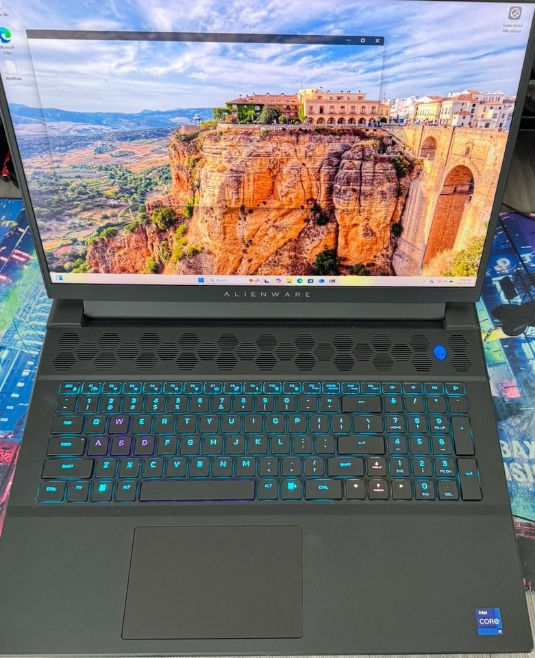 Alienware M18 R2 , 4080, 4+1 tb nvme, i9, 32Gb ram | eBay