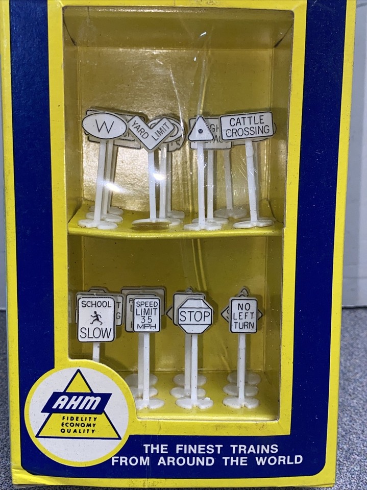 AHM Accessories for Your HO Scale Model Trains - 23 Assorted RR ...