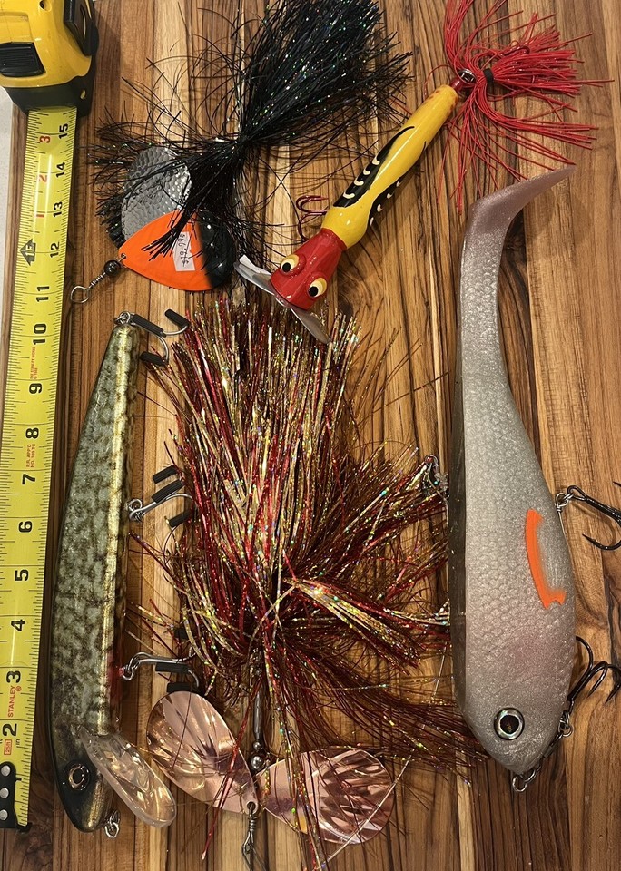 Musky Muskie fishing lures and flourocarbon leader. Fishing Tackle | eBay