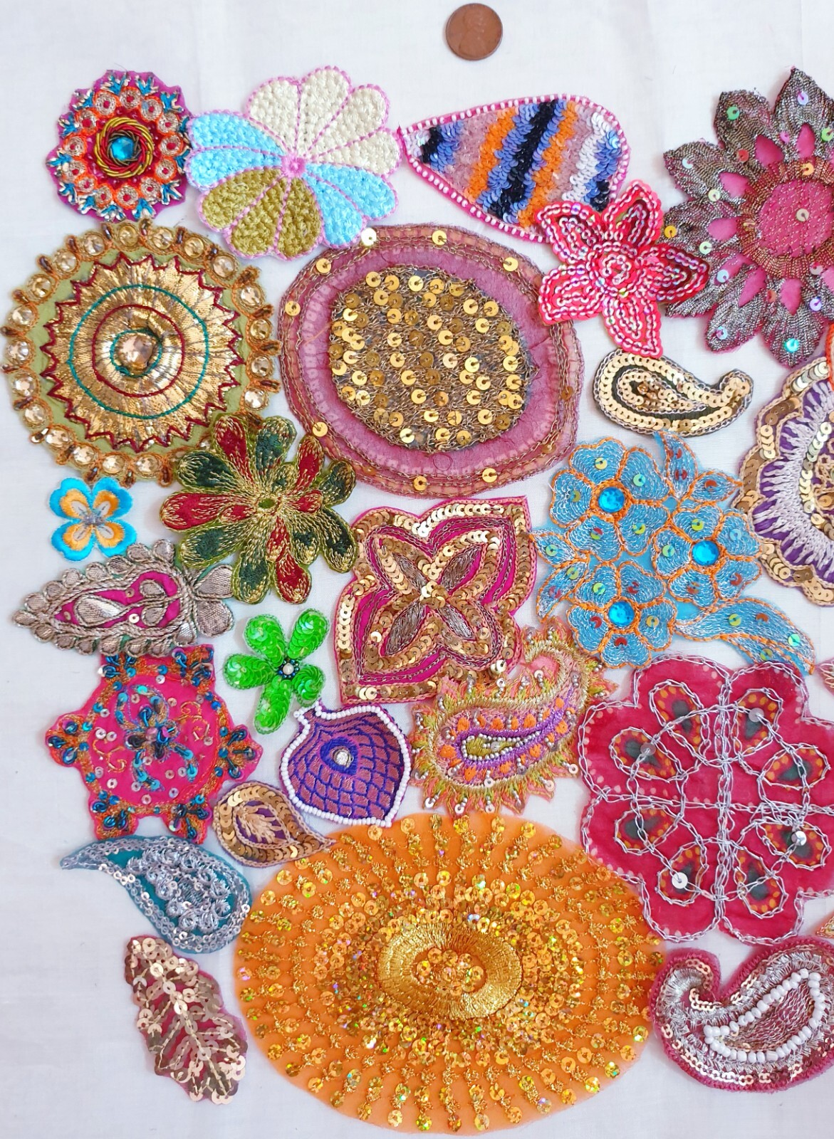 LOT Antique Vintage Sari EMBROIDERED APPLIQUES 25 PCS HAND CUT WEDDING ...