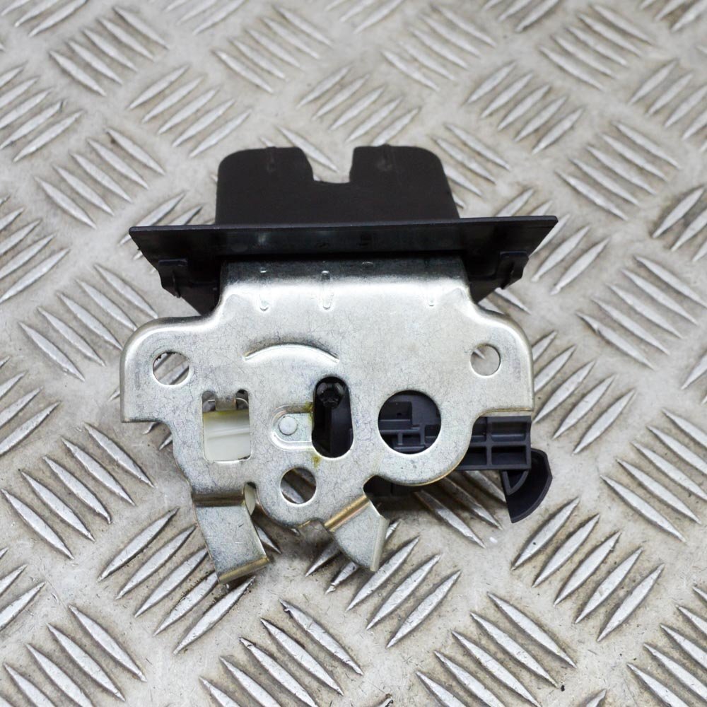 AUDI Q3 8U 2.0 TDI Serrure De Couvercle De Coffre De Hayon Arrière ...