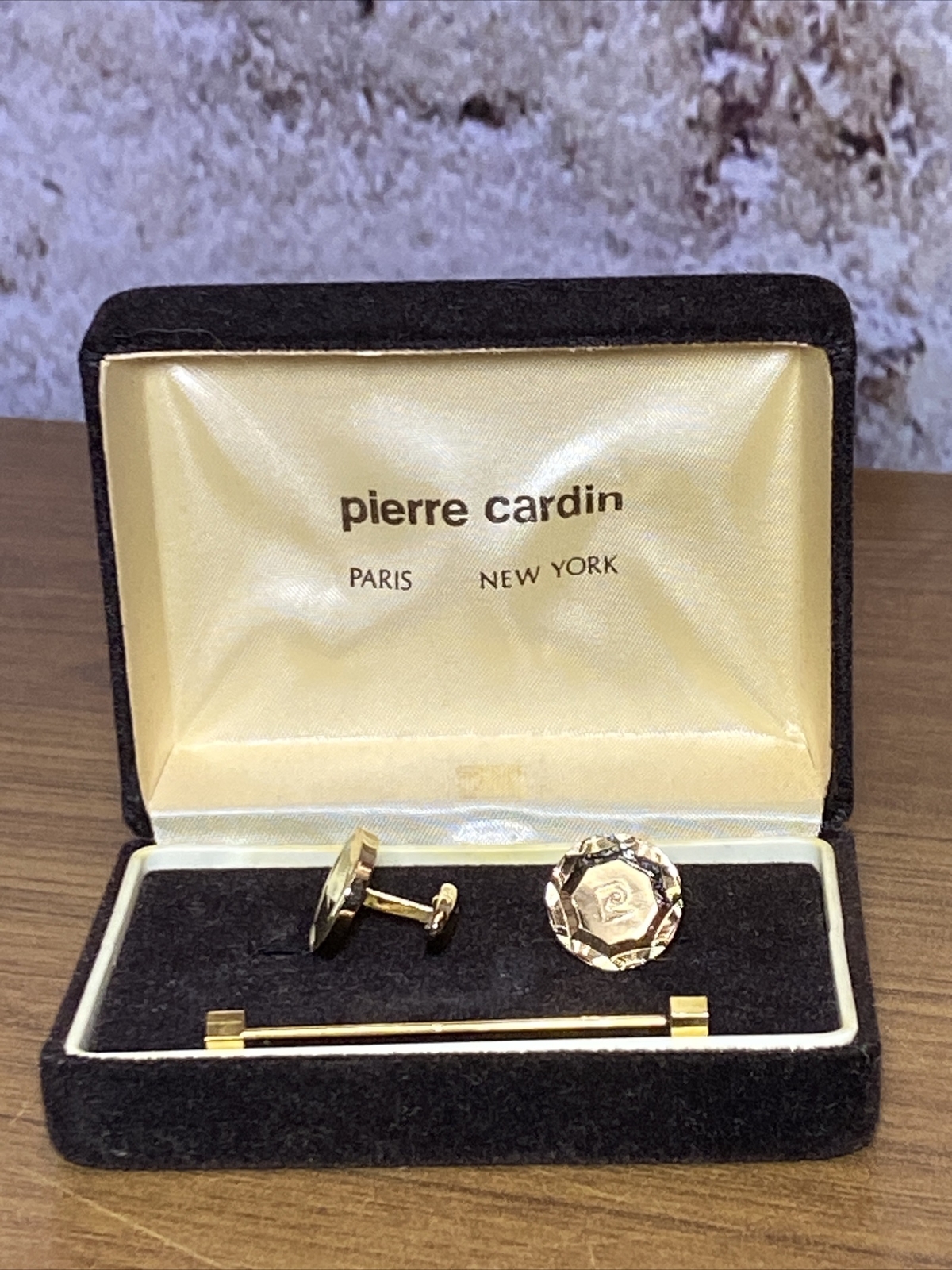 VINTAGE ICONIC PIERRE CARDIN DESIGNER GOLDTONE LOGO C… - Gem