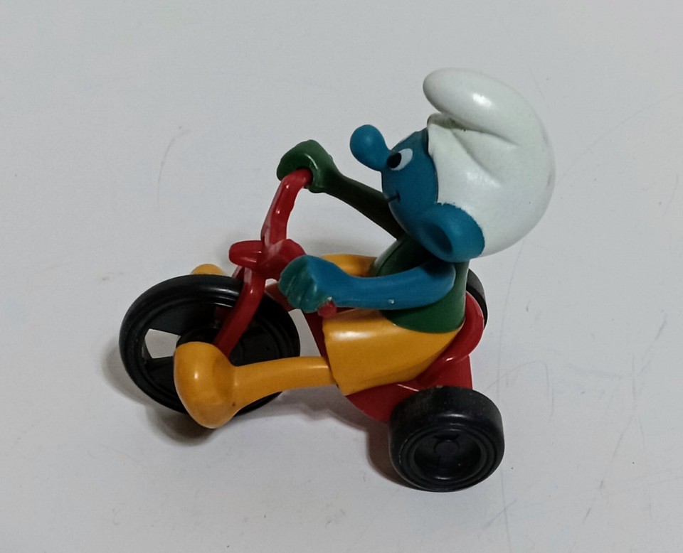 1981 SMURF TRI-CYCLE WITH MOVING LEGS BY HELM PEYO OF HONG KONG | eBay