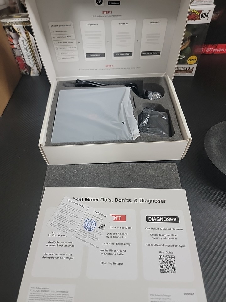 New In Box GENUINE Helium BOBCAT MINER 300 US 915 HNT SOL IOT Wifi ...