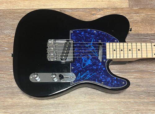 * BEARTOOTH * signed electric guitar * CALEB SHOMO , OSHIE & CONNOR ...