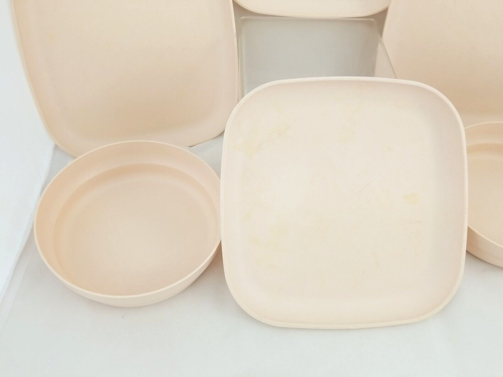 Set of 4 Tupperware Square Plates 8" 1534 Cream Pink and 2 Bowls 2415A ...