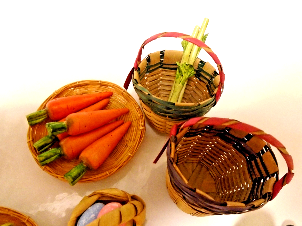 Real straw Baskets w detailed Faux fruits/Vegetables-Doll House basket ...