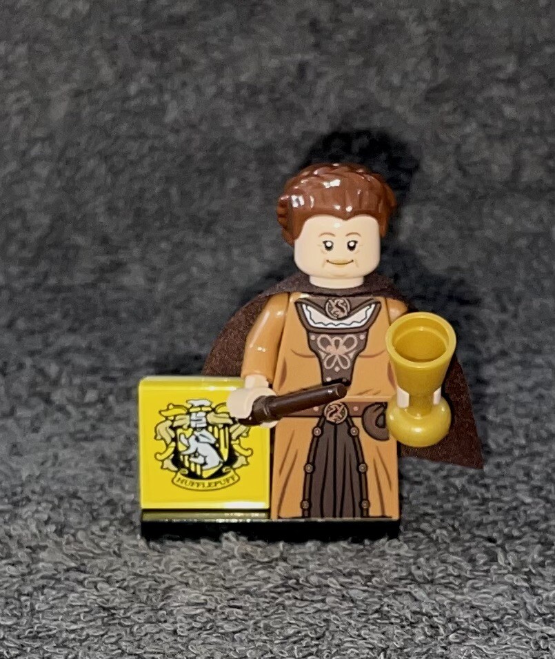 LEGO MINIFIGURE (71043) - HARRY POTTER - HOGWARTS FOUNDER - Helga ...