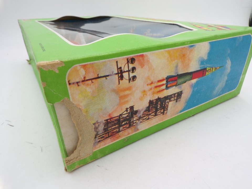 RARE 1969 LP Hong Kong Rocket Launching Playset NOS Tri-Ang Golden ...