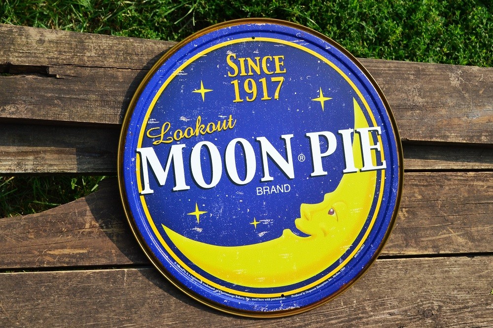 Lookout Moon Pie Tin Metal Sign - MoonPie - Since 1917 - Snack Cake ...