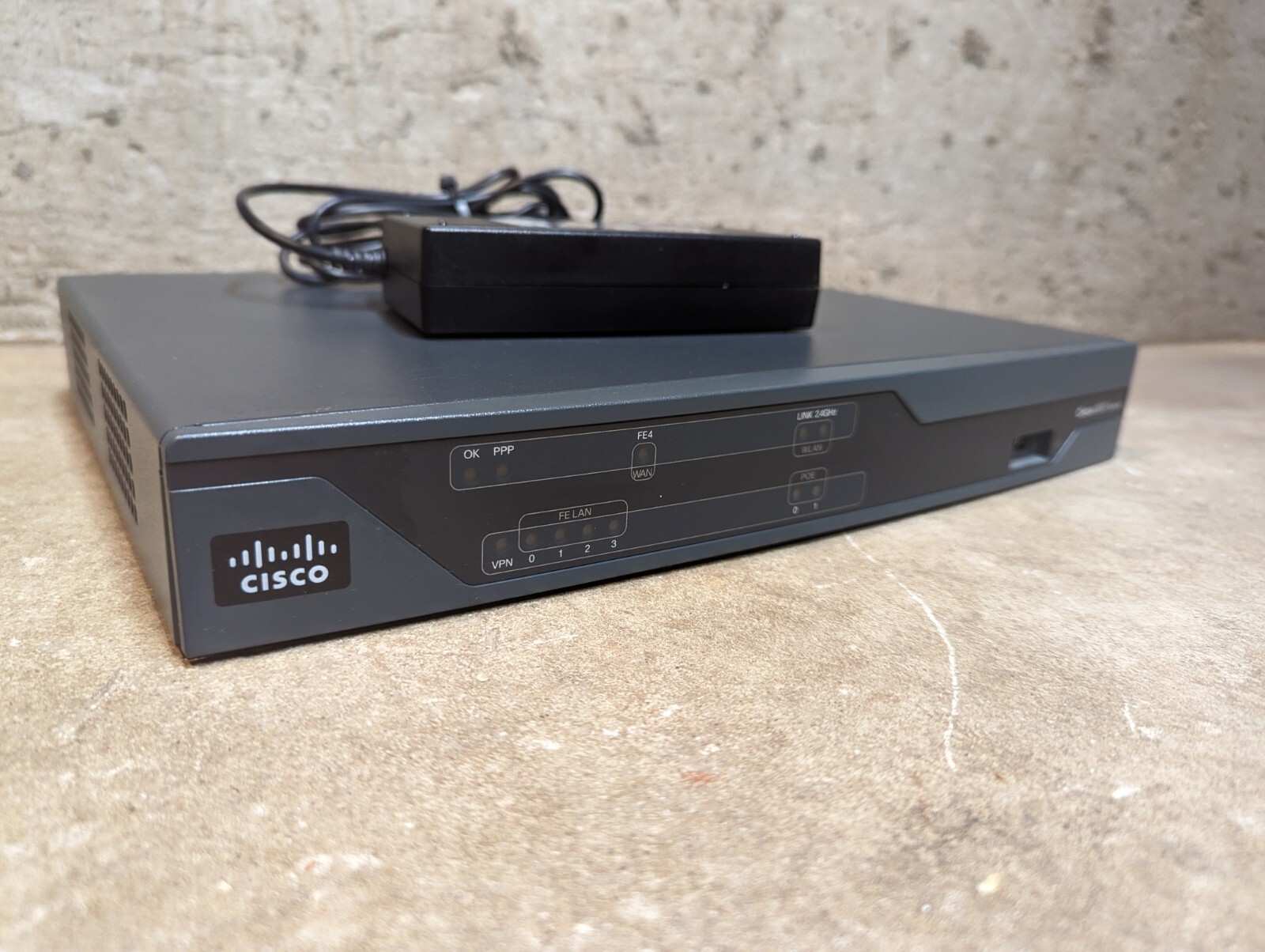 Cisco 800 Series Router with 4 Port FE | Grelly USA