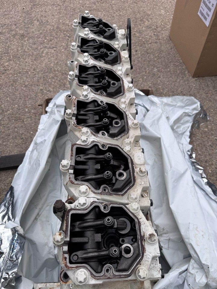 MAN Marine R6-800 D2876LE423 Engine Block *Seized* Good Cylinder Heads ...