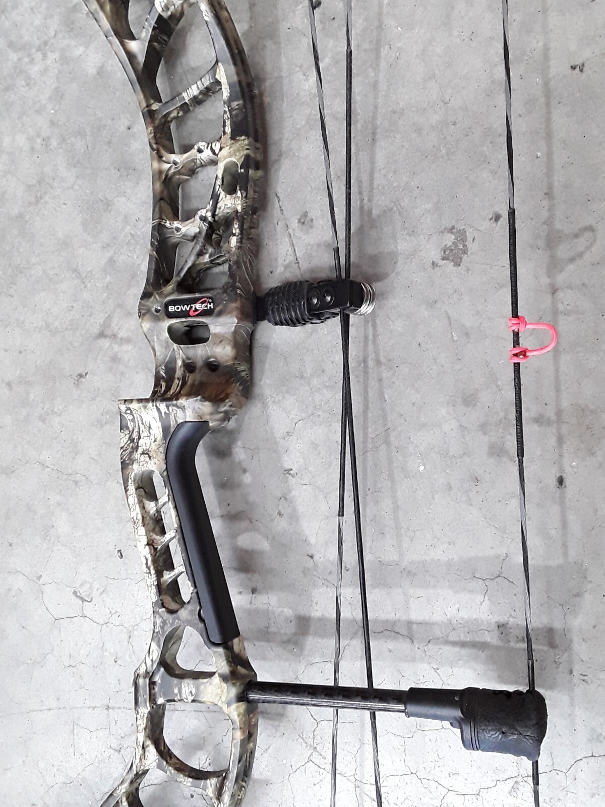 MINT!!! Bowtech SR350 / RH / 70# / Draw Length 25 - 30" MOSSY OAK | eBay