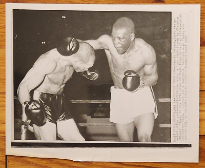 Clarence "Tiger" Floyd & Harold Johnson Boxing Match 7x9 Press Photo ...