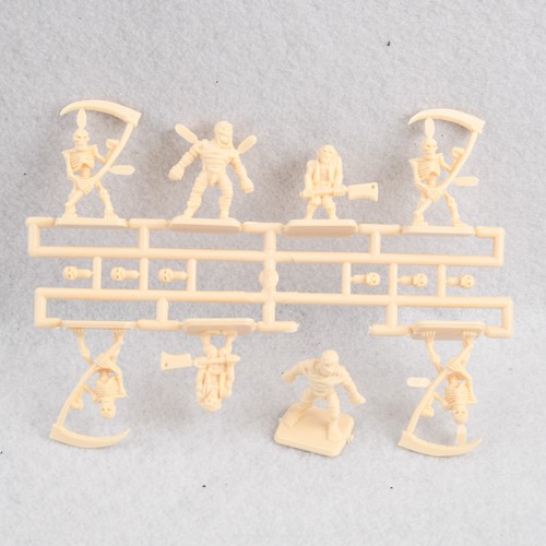 HeroQuest Undead x8 Full Set On Sprue Skeleton Zombie Mummy MB GW B575 ...