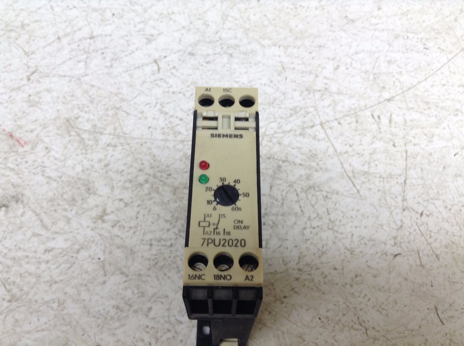 Siemens 7PU2020-2AJ20 Timing Relay 60 Seconds 110-127 VAC Coil ...