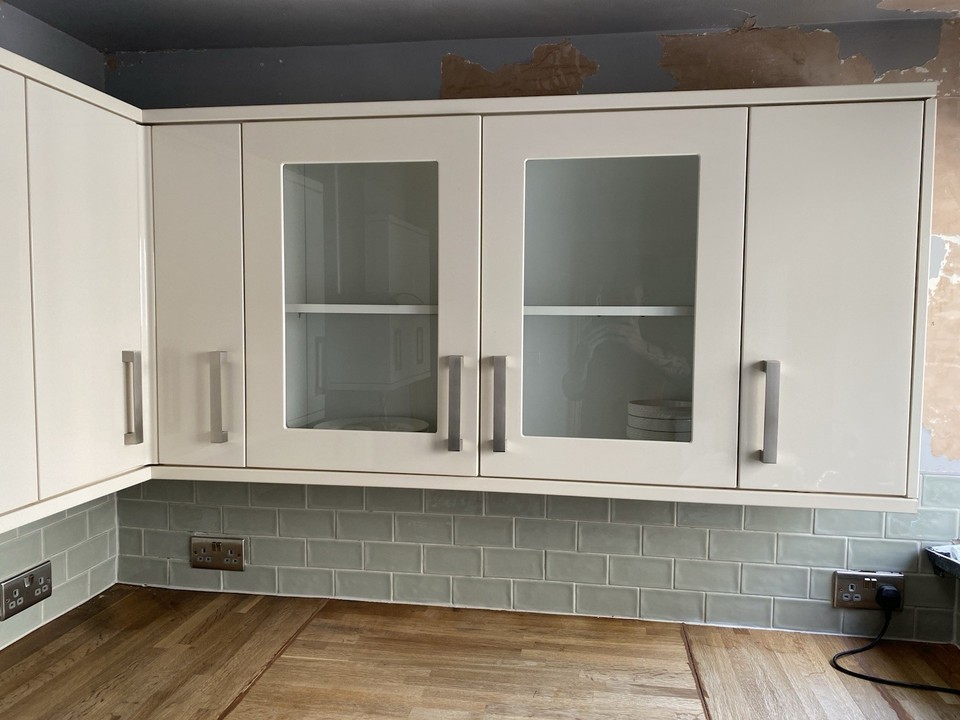 Howdens Gloss Kitchen Wall Units Cupboards Cabinets | eBay UK