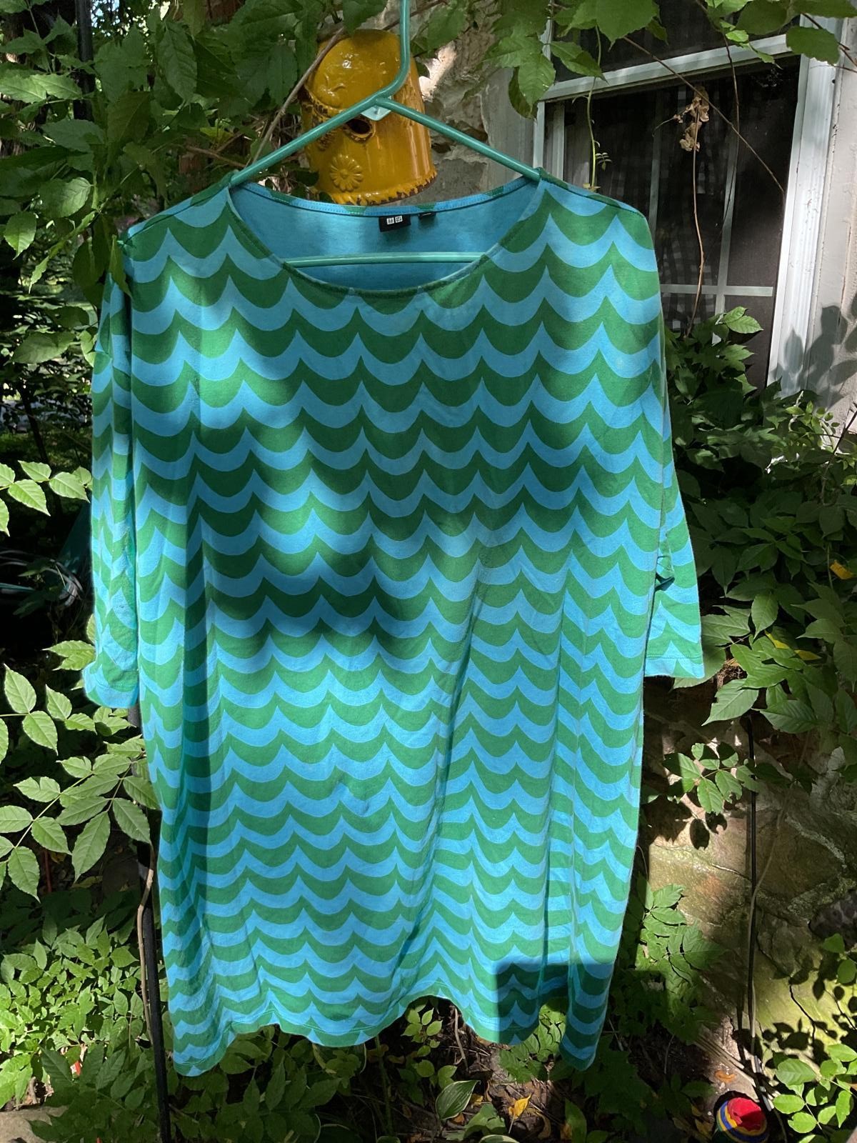 Marimekko/Uniqlo collab Green and Blue Scalloped Stri… - Gem