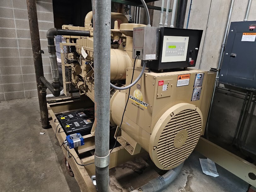Katolight 300 KW Generator 480/277 Volt 3 Phase NG 280 kW 444 hrs 300 ...