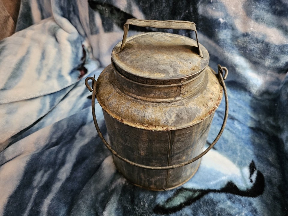 VINTAGE CHICAGO, MILWAUKEE, ST PAUL & PACIFIC RAILROAD PAIL CAN CMST P ...