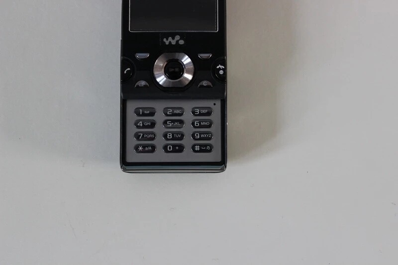 Sony Ericsson w995 w995i Black mobile phone 3G WIFI Bluetooth GPS 8MB ...