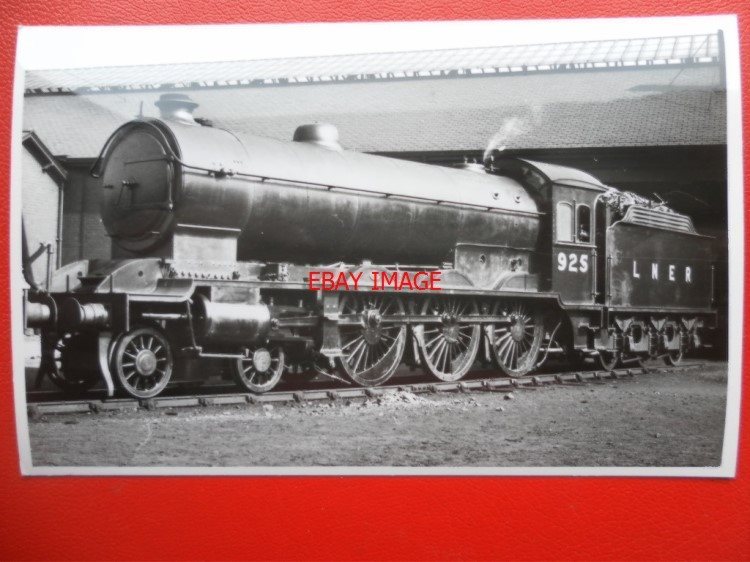 PHOTO LNER CLASS B16 LOCO NO 925 ON SHED AT DAIRYCOATES 1938 | eBay