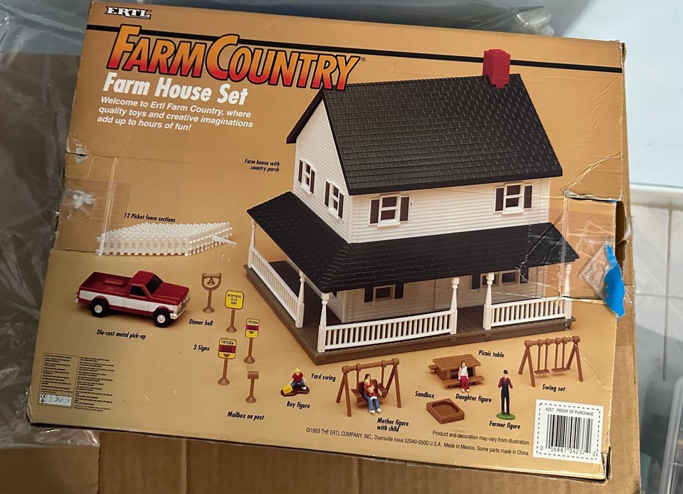 Ertl Farm Country 1/64 Farm House Set White House Original Box (No Red ...