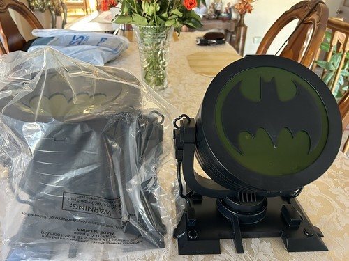 BATMAN BAT-SIGNAL AMC DC COMICS 85th ANNIVERSARY LIGHT UP POPCORN ...