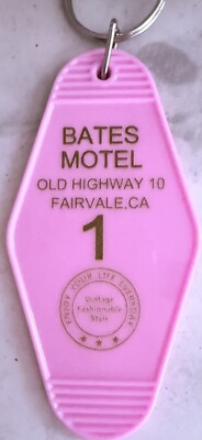 BATES MOTEL Retro Style Hotel Keychain - Cult Classic, Horror Movie ...