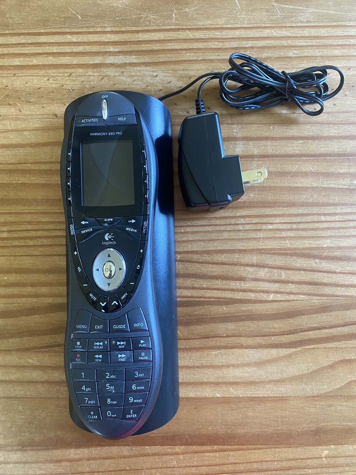 Logitech Harmony 880 Universal Remote Control with Charging Dock/Cord ...